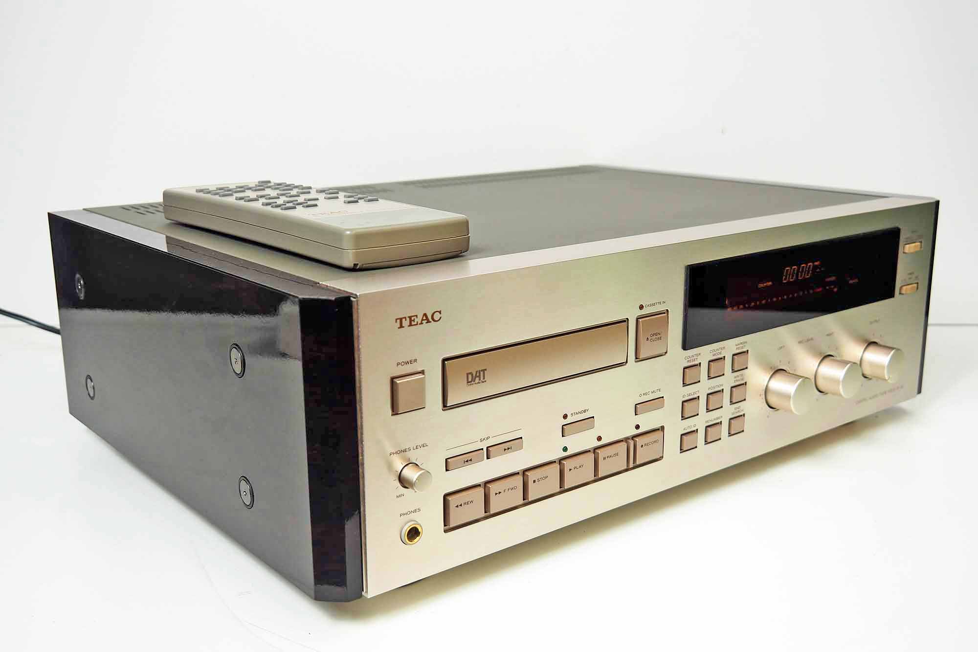 For sale | Teac R-10 DAT Recorder